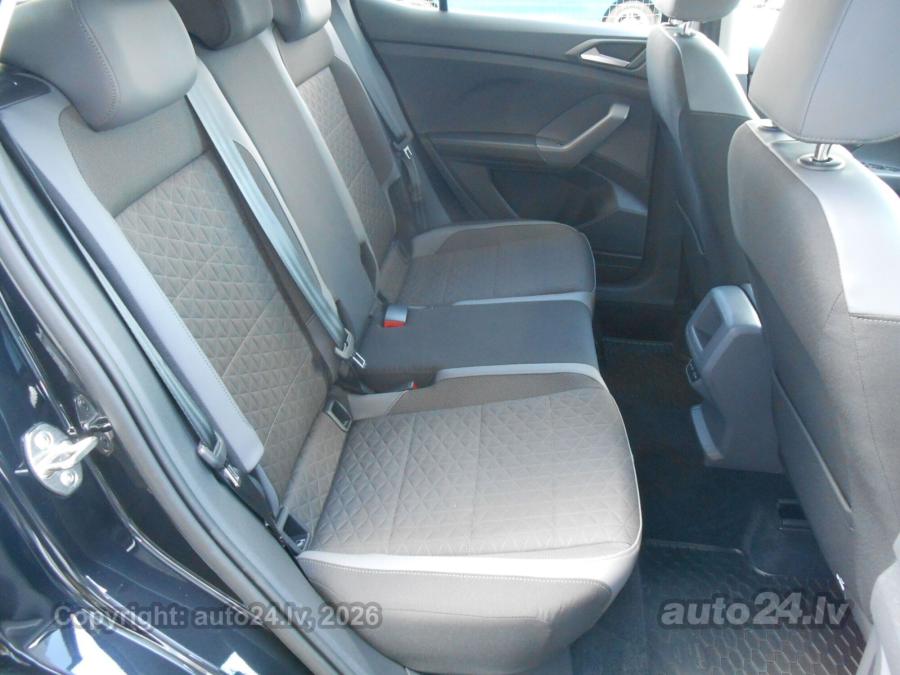 Black Volkswagen T-Cross 2020 in Viljandi, with an engine capacity of 1.60 L and mileage of 117 thousand km for 15990 €, photo 14 on AUTOMOTO.COM.LV