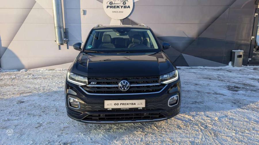 Black Volkswagen T-Cross 2021 in Kaunas, with an engine capacity of 1.50 L and mileage of 62 thousand km for 16950 €, photo 3 on AUTOMOTO.COM.LV