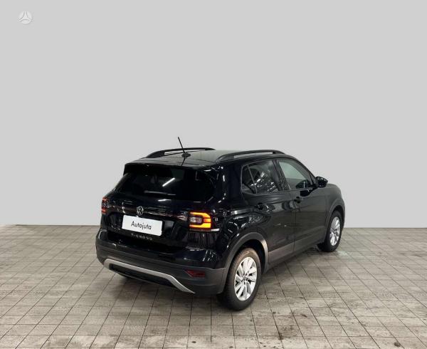 Black Volkswagen T-Cross 2021 in Kaunas, with an engine capacity of 1.00 L and mileage of 69 thousand km for 15800 €, photo 4 on AUTOMOTO.COM.LV