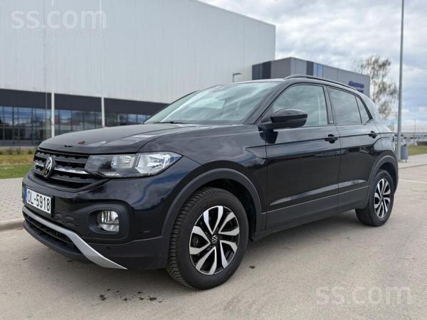 Черный Фольксваген T-Cross 2021 в Екабпилс, объемом двигателя 1.00 л и пробегом 62 тыс. км за 13450 €, фото 1 на AUTOMOTO.COM.LV