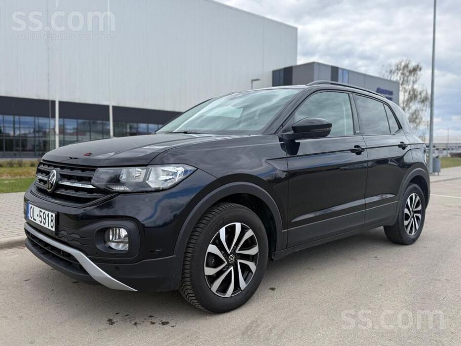 Черный Фольксваген T-Cross 2021 в Екабпилс, объемом двигателя 1.00 л и пробегом 62 тыс. км за 13450 €, фото 1 на AUTOMOTO.COM.LV