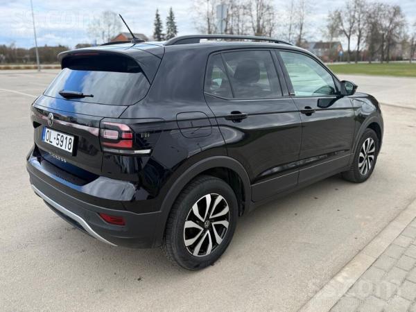 Черный Фольксваген T-Cross 2021 в Екабпилс, объемом двигателя 1.00 л и пробегом 62 тыс. км за 13450 €, фото 2 на AUTOMOTO.COM.LV