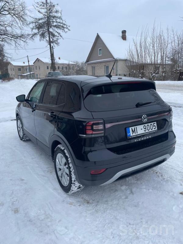 Melns Volkswagen T-Cross 2021 Ludza, ar dzinēja tilpumu 1.00 L un nobraukumu 62 tūkst. km par 16500 €, foto 6 vietnē AUTOMOTO.COM.LV