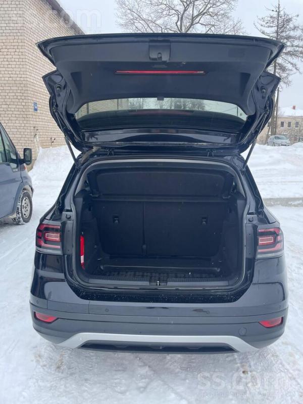 Melns Volkswagen T-Cross 2021 Ludza, ar dzinēja tilpumu 1.00 L un nobraukumu 62 tūkst. km par 16500 €, foto 7 vietnē AUTOMOTO.COM.LV
