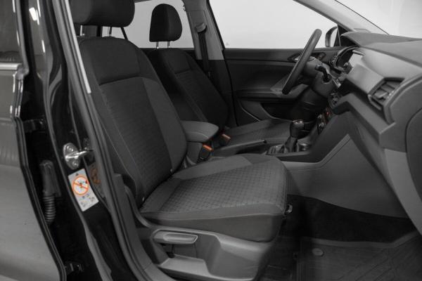 Black Volkswagen T-Cross 2021 in Vilnius, with an engine capacity of 1.00 L and mileage of 44 thousand km for 14950 €, photo 8 on AUTOMOTO.COM.LV