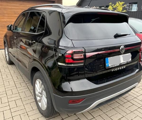 Melns Volkswagen T-Cross 2022 Kauņa, ar dzinēja tilpumu 1.50 L un nobraukumu 76 tūkst. km par 17800 €, foto 2 vietnē AUTOMOTO.COM.LV
