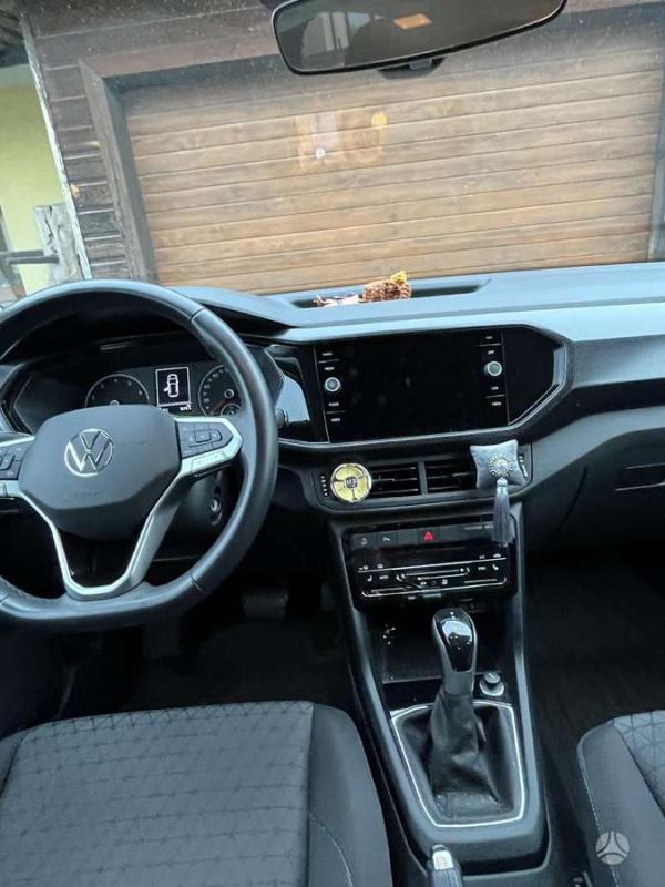 Melns Volkswagen T-Cross 2022 Kauņa, ar dzinēja tilpumu 1.50 L un nobraukumu 69 tūkst. km par 24000 €, foto 4 vietnē AUTOMOTO.COM.LV