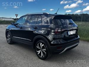 Black Volkswagen T-Cross 2022 in Riga, with an engine capacity of 1.00 L and mileage of 32 thousand km for 16900 €, photo 5 on AUTOMOTO.COM.LV