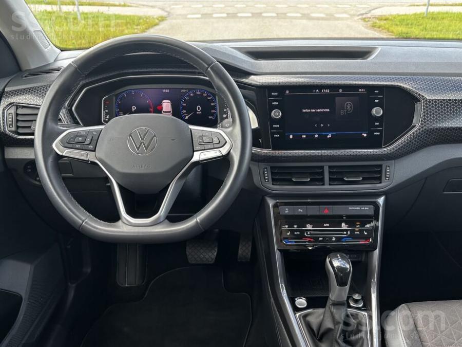 Black Volkswagen T-Cross 2022 in Riga, with an engine capacity of 1.00 L and mileage of 32 thousand km for 16900 €, photo 7 on AUTOMOTO.COM.LV