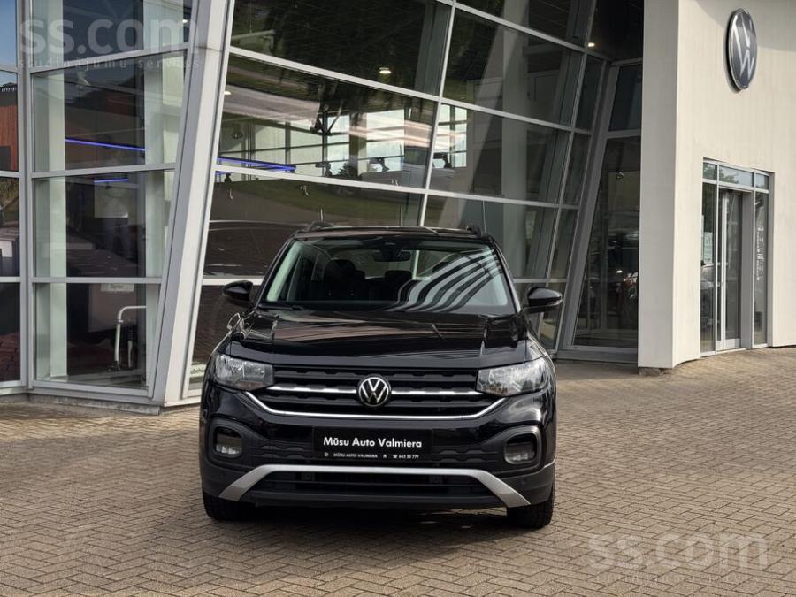 Черный Фольксваген T-Cross 2022 в Валмиера, объемом двигателя 1.00 л и пробегом 68 тыс. км за 16700 €, фото 3 на AUTOMOTO.COM.LV