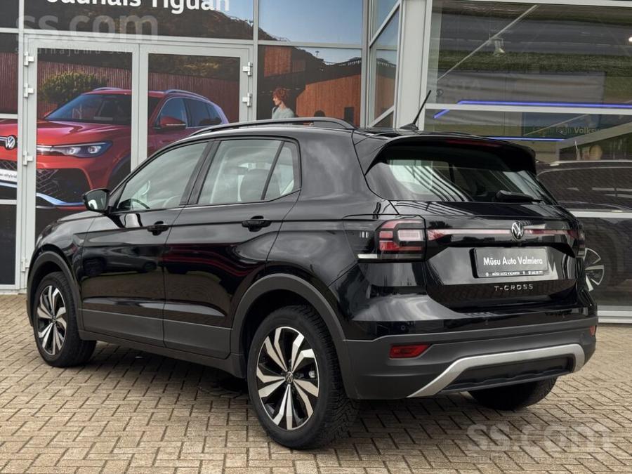 Черный Фольксваген T-Cross 2022 в Валмиера, объемом двигателя 1.00 л и пробегом 68 тыс. км за 16700 €, фото 5 на AUTOMOTO.COM.LV