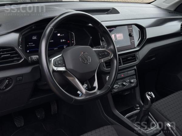 Черный Фольксваген T-Cross 2022 в Валмиера, объемом двигателя 1.00 л и пробегом 68 тыс. км за 16700 €, фото 8 на AUTOMOTO.COM.LV