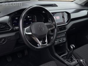 Черный Фольксваген T-Cross 2022 в Валмиера, объемом двигателя 1.00 л и пробегом 68 тыс. км за 16700 €, фото 9 на AUTOMOTO.COM.LV