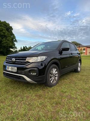 Черный Фольксваген T-Cross 2022 в Рига, объемом двигателя 1.00 л и пробегом 50 тыс. км за 16700 €, фото  на AUTOMOTO.COM.LV