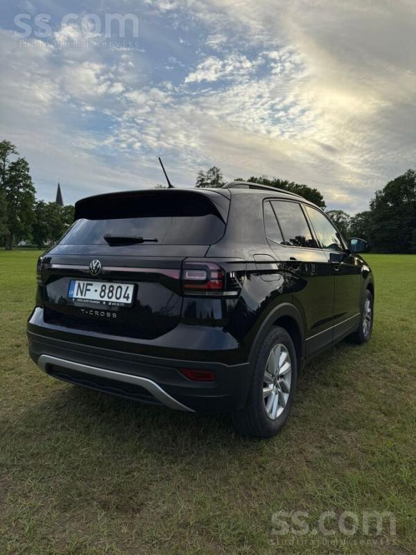 Черный Фольксваген T-Cross 2022 в Рига, объемом двигателя 1.00 л и пробегом 50 тыс. км за 16700 €, фото 4 на AUTOMOTO.COM.LV