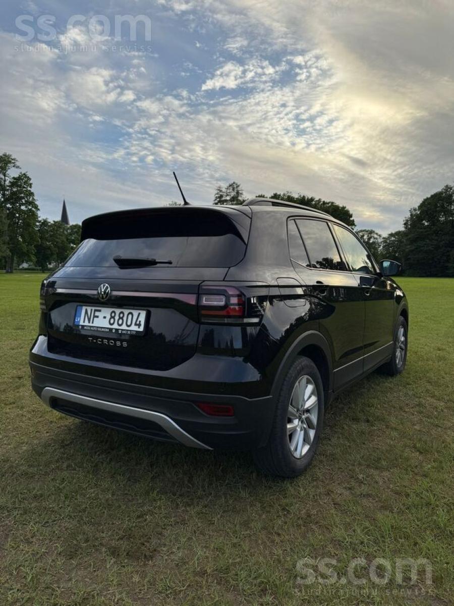 Черный Фольксваген T-Cross 2022 в Рига, объемом двигателя 1.00 л и пробегом 50 тыс. км за 16700 €, фото 5 на AUTOMOTO.COM.LV