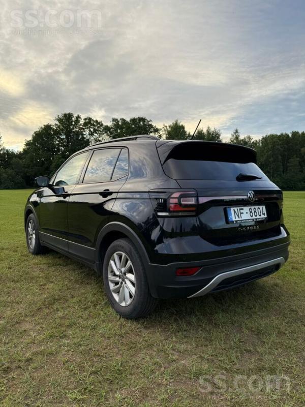 Черный Фольксваген T-Cross 2022 в Рига, объемом двигателя 1.00 л и пробегом 50 тыс. км за 16700 €, фото 6 на AUTOMOTO.COM.LV