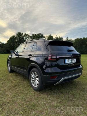Черный Фольксваген T-Cross 2022 в Рига, объемом двигателя 1.00 л и пробегом 50 тыс. км за 16700 €, фото 7 на AUTOMOTO.COM.LV