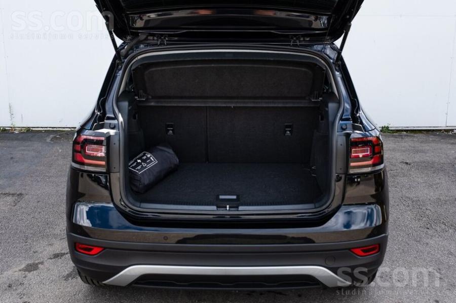 Melns Volkswagen T-Cross 2022 Rīga, ar dzinēja tilpumu 1.00 L un nobraukumu 48 tūkst. km par 17900 €, foto 9 vietnē AUTOMOTO.COM.LV
