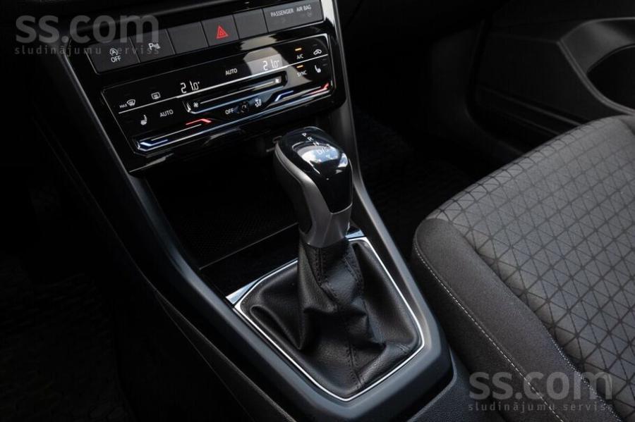 Melns Volkswagen T-Cross 2022 Rīga, ar dzinēja tilpumu 1.00 L un nobraukumu 48 tūkst. km par 17900 €, foto 19 vietnē AUTOMOTO.COM.LV