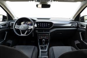 Черный Фольксваген T-Cross 2022 в Рига, объемом двигателя 1.00 л и пробегом 48 тыс. км за 17900 €, фото 10 на AUTOMOTO.COM.LV