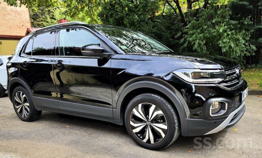 Черный Фольксваген T-Cross 2022 в Рига, объемом двигателя 1.00 л и пробегом 34 тыс. км за 18900 €, фото 1 на AUTOMOTO.COM.LV
