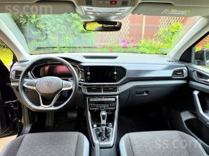Черный Фольксваген T-Cross 2022 в Рига, объемом двигателя 1.00 л и пробегом 34 тыс. км за 18900 €, фото 10 на AUTOMOTO.COM.LV