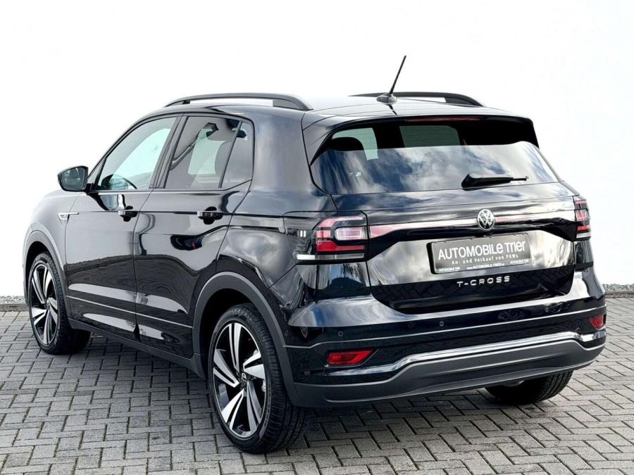 Black Volkswagen T-Cross 2023 in Kaunas, with an engine capacity of 0.00 L and mileage of 37 thousand km for 28810 €, photo 6 on AUTOMOTO.COM.LV