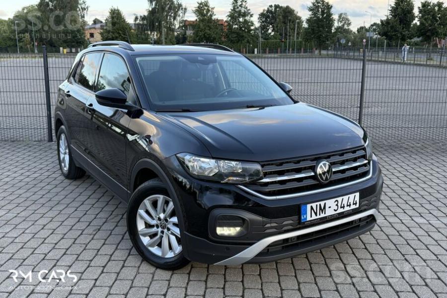 Melns Volkswagen T-Cross 2023 Jelgava, ar dzinēja tilpumu 1.00 L un nobraukumu 0 tūkst. km par 16750 €, foto 1 vietnē AUTOMOTO.COM.LV