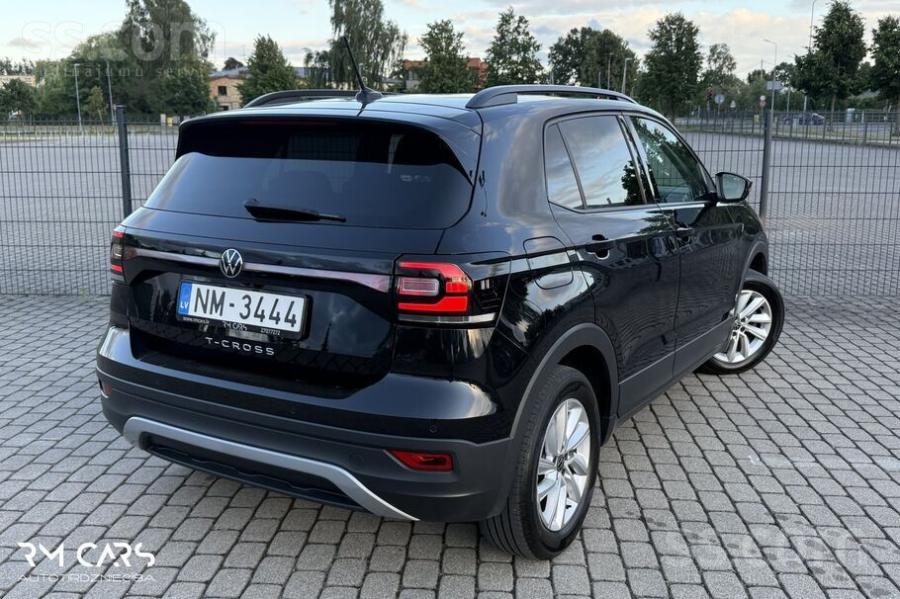 Melns Volkswagen T-Cross 2023 Jelgava, ar dzinēja tilpumu 1.00 L un nobraukumu 0 tūkst. km par 16750 €, foto 5 vietnē AUTOMOTO.COM.LV