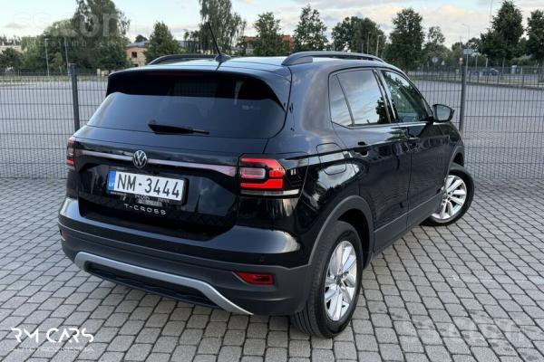 Melns Volkswagen T-Cross 2023 Jelgava, ar dzinēja tilpumu 1.00 L un nobraukumu 0 tūkst. km par 16750 €, foto 4 vietnē AUTOMOTO.COM.LV