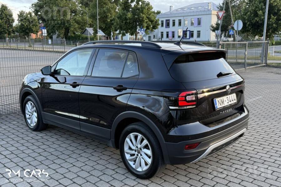 Melns Volkswagen T-Cross 2023 Jelgava, ar dzinēja tilpumu 1.00 L un nobraukumu 0 tūkst. km par 16750 €, foto 8 vietnē AUTOMOTO.COM.LV