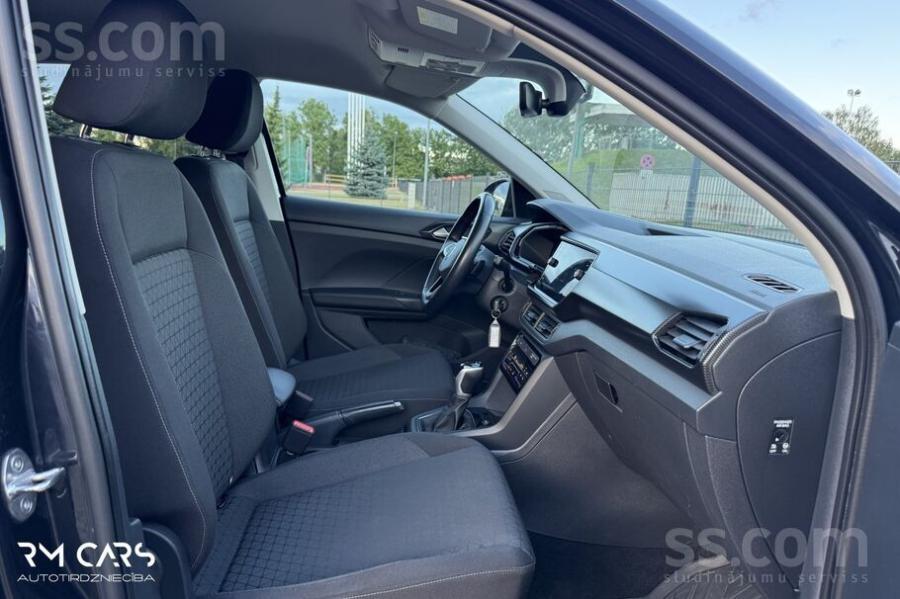 Melns Volkswagen T-Cross 2023 Jelgava, ar dzinēja tilpumu 1.00 L un nobraukumu 0 tūkst. km par 16750 €, foto 14 vietnē AUTOMOTO.COM.LV