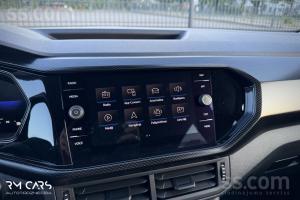 Melns Volkswagen T-Cross 2023 Jelgava, ar dzinēja tilpumu 1.00 L un nobraukumu 0 tūkst. km par 16750 €, foto 18 vietnē AUTOMOTO.COM.LV