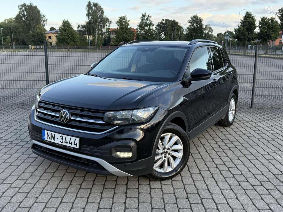 Black Volkswagen T-Cross 2023 in Joniskis, with an engine capacity of 1.00 L and mileage of 121 thousand km for 16750 €, photo 3 on AUTOMOTO.COM.LV