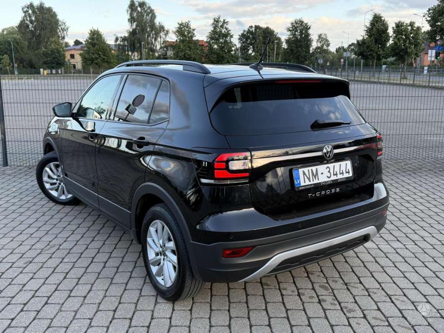Black Volkswagen T-Cross 2023 in Joniskis, with an engine capacity of 1.00 L and mileage of 121 thousand km for 16750 €, photo 4 on AUTOMOTO.COM.LV