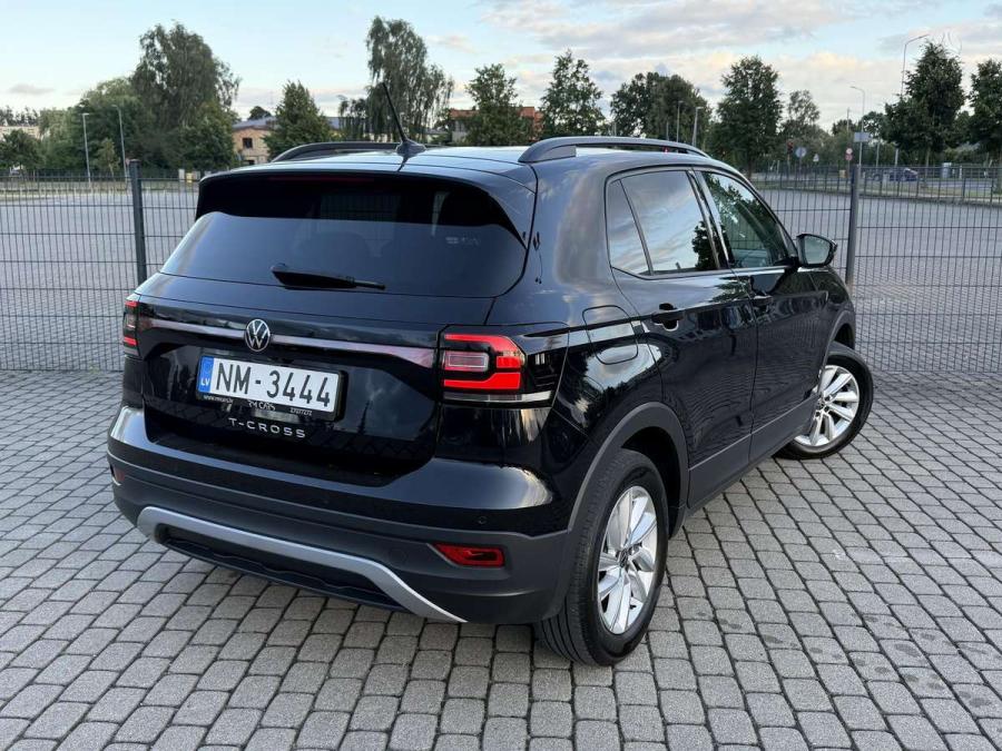 Black Volkswagen T-Cross 2023 in Joniskis, with an engine capacity of 1.00 L and mileage of 121 thousand km for 16750 €, photo 5 on AUTOMOTO.COM.LV