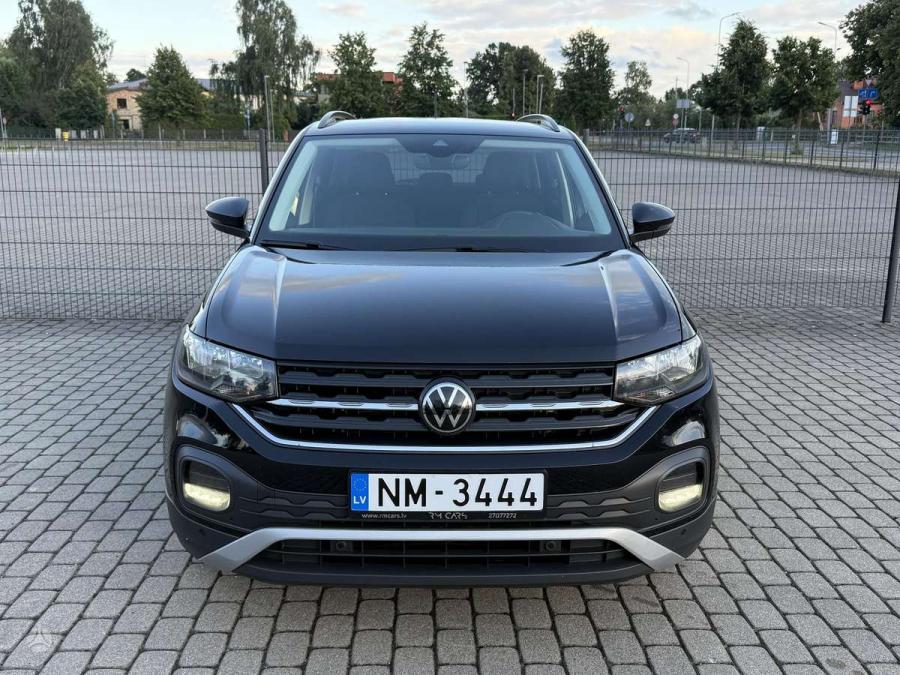 Black Volkswagen T-Cross 2023 in Joniskis, with an engine capacity of 1.00 L and mileage of 121 thousand km for 16750 €, photo 6 on AUTOMOTO.COM.LV