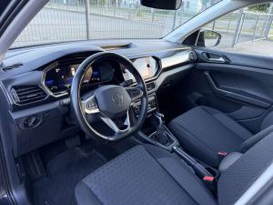 Black Volkswagen T-Cross 2023 in Joniskis, with an engine capacity of 1.00 L and mileage of 121 thousand km for 16750 €, photo 10 on AUTOMOTO.COM.LV