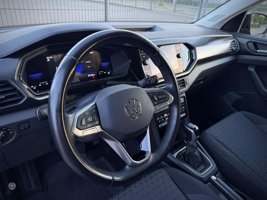 Black Volkswagen T-Cross 2023 in Joniskis, with an engine capacity of 1.00 L and mileage of 121 thousand km for 16750 €, photo 11 on AUTOMOTO.COM.LV