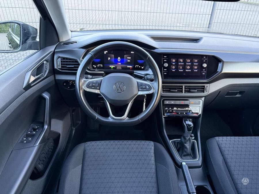 Black Volkswagen T-Cross 2023 in Joniskis, with an engine capacity of 1.00 L and mileage of 121 thousand km for 16750 €, photo 12 on AUTOMOTO.COM.LV