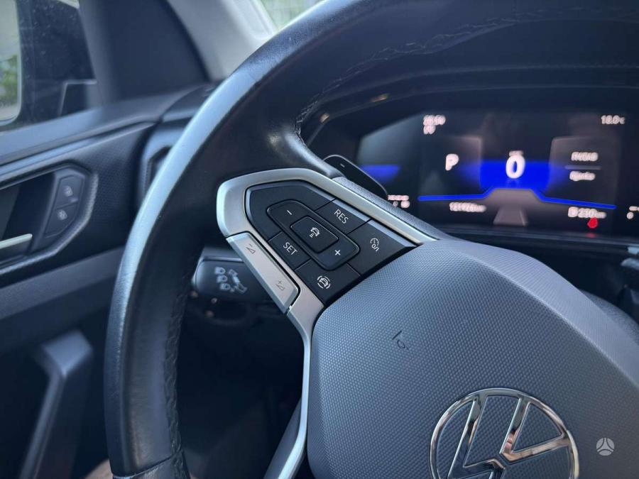 Black Volkswagen T-Cross 2023 in Joniskis, with an engine capacity of 1.00 L and mileage of 121 thousand km for 16750 €, photo 21 on AUTOMOTO.COM.LV