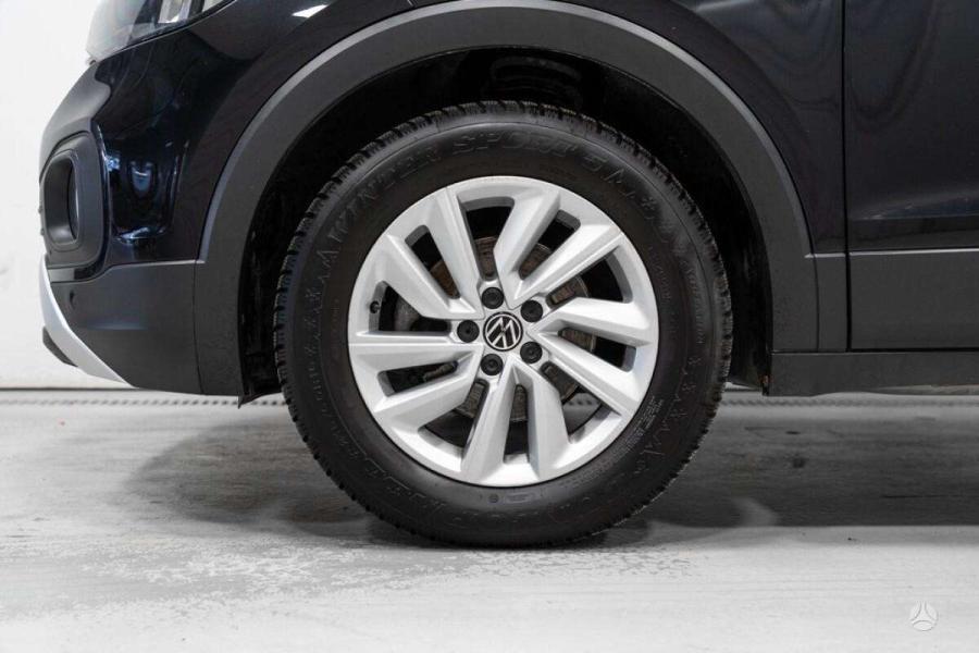 Черный Фольксваген T-Cross 2023 в Вильнюс, объемом двигателя 1.00 л и пробегом 66 тыс. км за 17500 €, фото 20 на AUTOMOTO.COM.LV