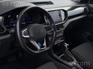 Черный Фольксваген T-Cross 2023 в Валмиера, объемом двигателя 1.00 л и пробегом 74 тыс. км за 16900 €, фото 9 на AUTOMOTO.COM.LV