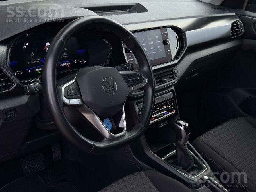 Черный Фольксваген T-Cross 2023 в Валмиера, объемом двигателя 1.00 л и пробегом 74 тыс. км за 16900 €, фото 9 на AUTOMOTO.COM.LV