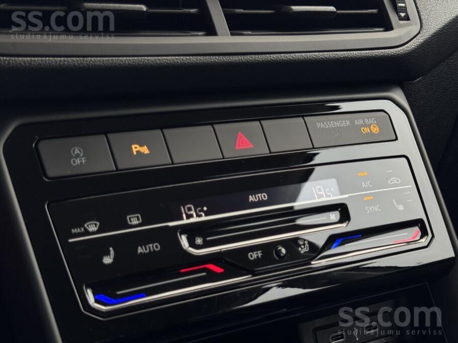 Черный Фольксваген T-Cross 2023 в Валмиера, объемом двигателя 1.00 л и пробегом 74 тыс. км за 16900 €, фото 18 на AUTOMOTO.COM.LV