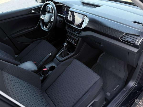 Melns Volkswagen T-Cross 2023 Viļņa, ar dzinēja tilpumu 1.00 L un nobraukumu 73 tūkst. km par 17950 €, foto 8 vietnē AUTOMOTO.COM.LV