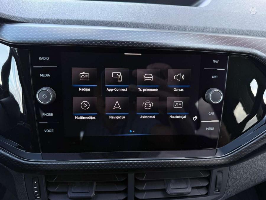 Melns Volkswagen T-Cross 2023 Viļņa, ar dzinēja tilpumu 1.00 L un nobraukumu 73 tūkst. km par 17950 €, foto 23 vietnē AUTOMOTO.COM.LV