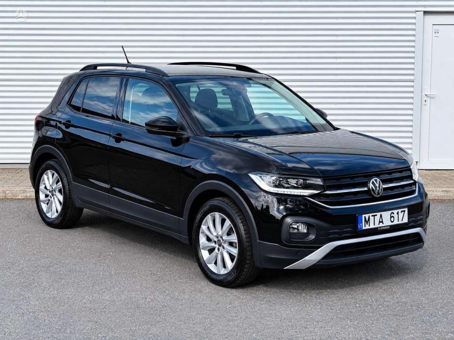 Черный Фольксваген T-Cross 2023 в Вильнюс, объемом двигателя 1.00 л и пробегом 73 тыс. км за 17900 €, фото 3 на AUTOMOTO.COM.LV