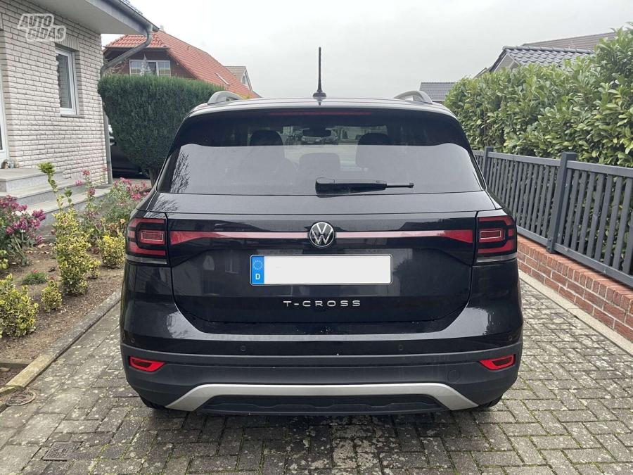 Black Volkswagen T-Cross 2024 in Kaunas, with an engine capacity of 1.00 L and mileage of 28 thousand km for 22297 €, photo 4 on AUTOMOTO.COM.LV